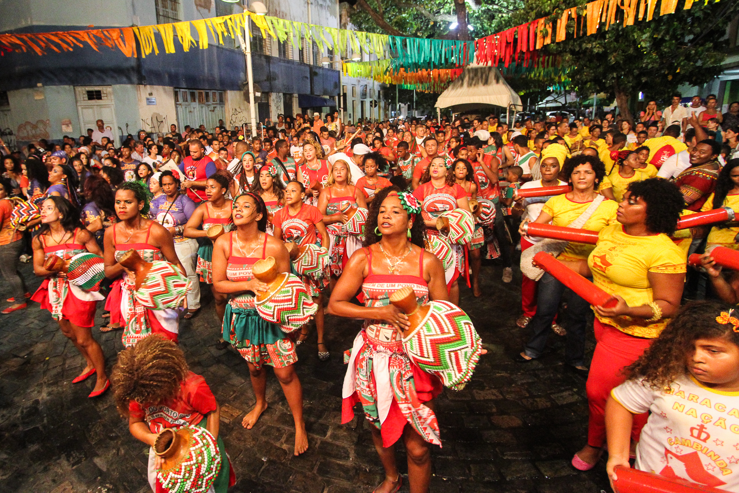 Caia na folia dos maracatus e dos caboclinhos - #OxeRecife