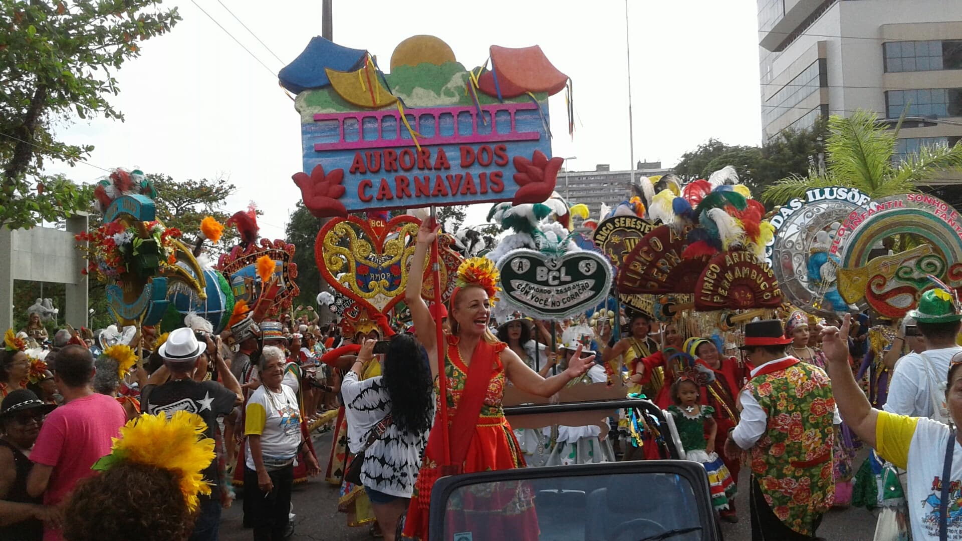 Flabelos fazem carnaval à antiga - #OxeRecife